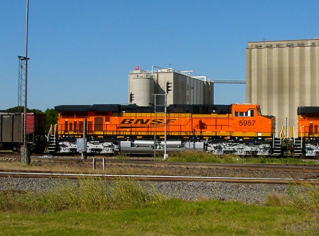 BNSF 5957